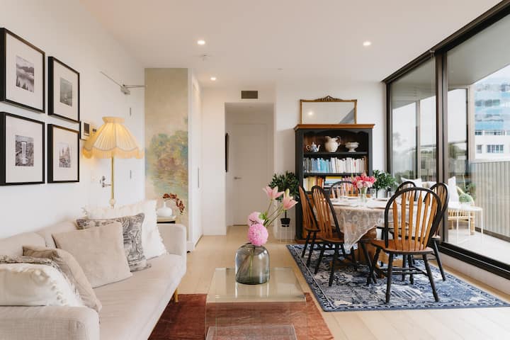 Cozy & Central Apartment | Parking + Pool + Gym - Adelaide