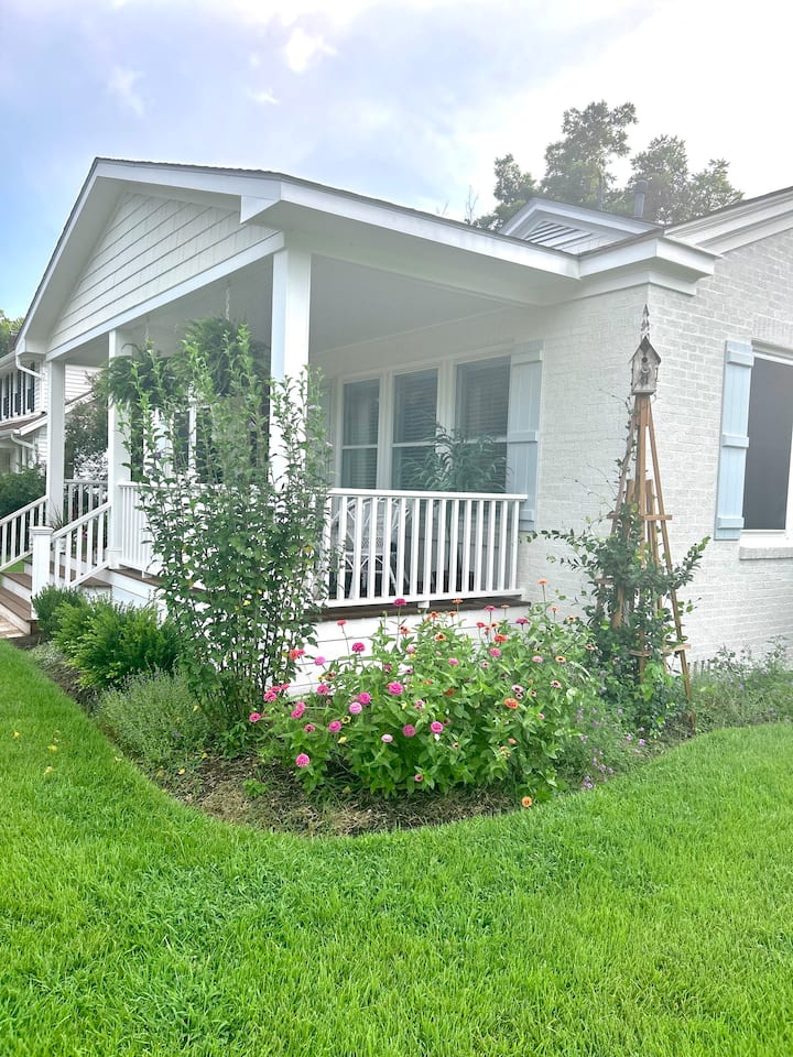 Relax *  Renew *  Restore 
In Historic Smithville - Smithville, TX