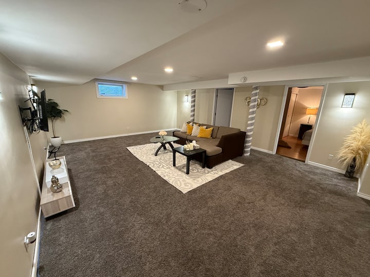 Entire Guest Suite Hosted, South Regina - Regina