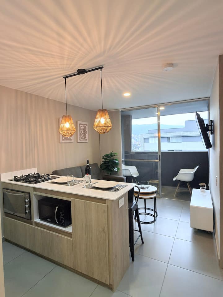 Apartamento En El Poblado Con Vista A La Ciudad. - Medellín