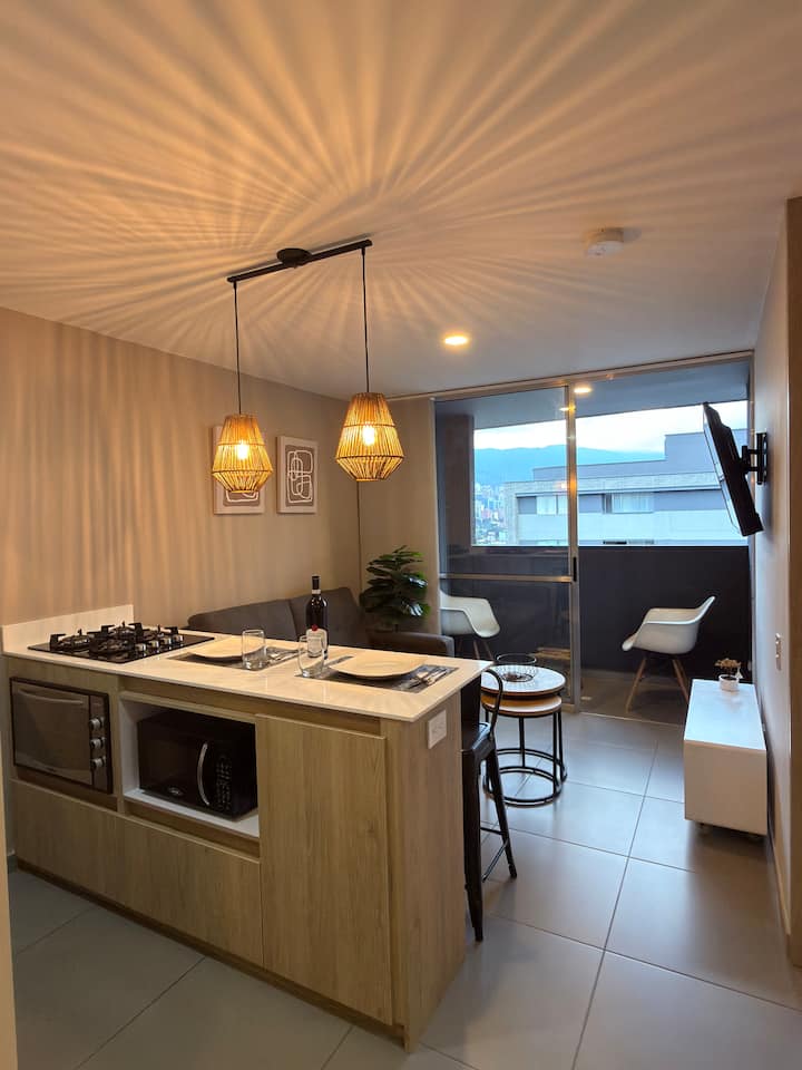 Apartamento En El Poblado Con Vista A La Ciudad. - Medellín