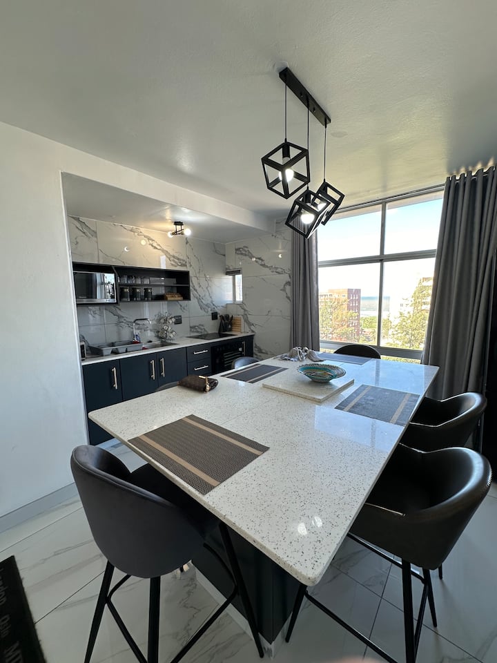 Oceanic Luxury Apartments (Free Parking And Wi-fi) - Durban