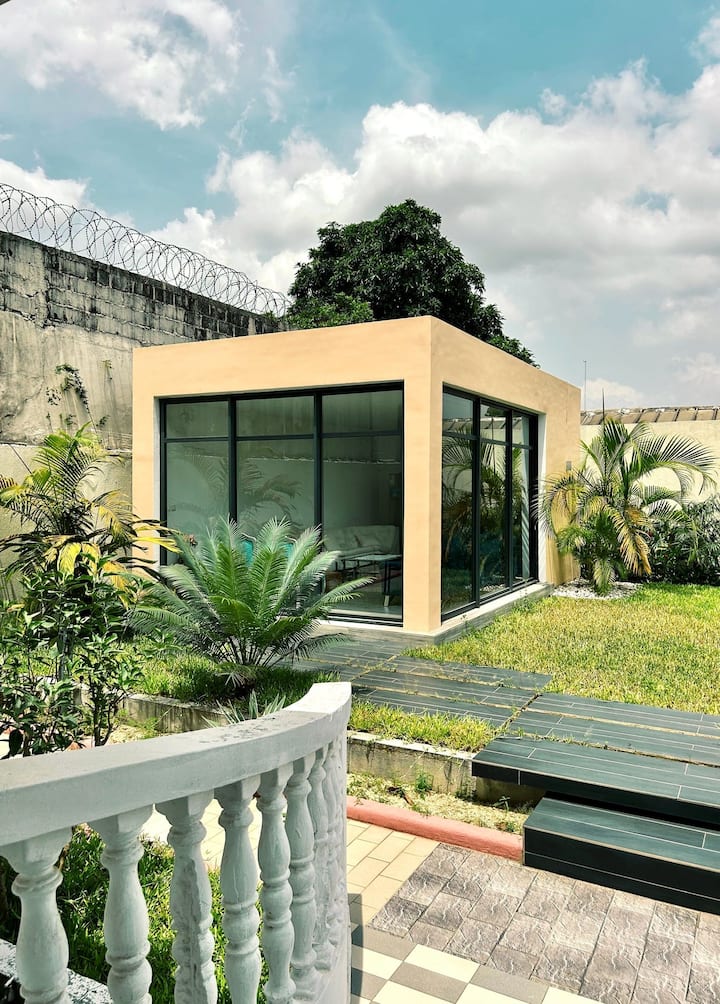 Belle Maison Avec Grand Jardin - Abidjan