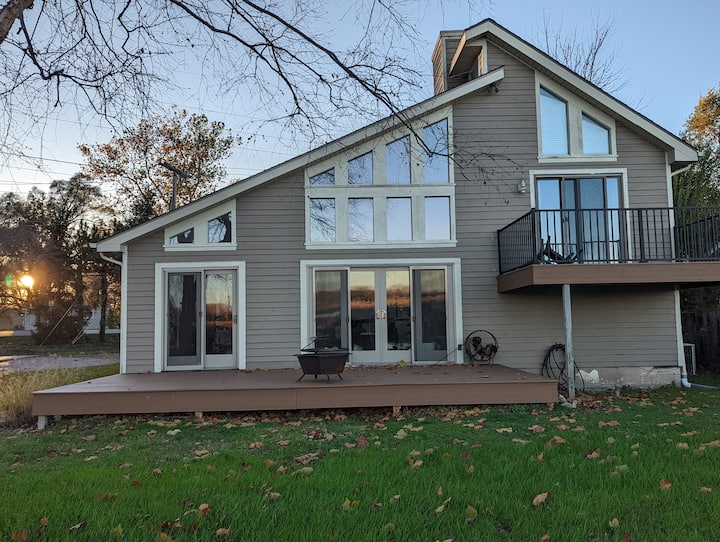 Lake Wawasee Channel Front W/ Pier! - Syracuse Beach