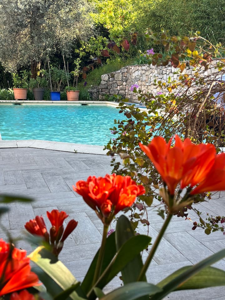 La Maison Aux Oliviers
Rez De Jardin - Grasse