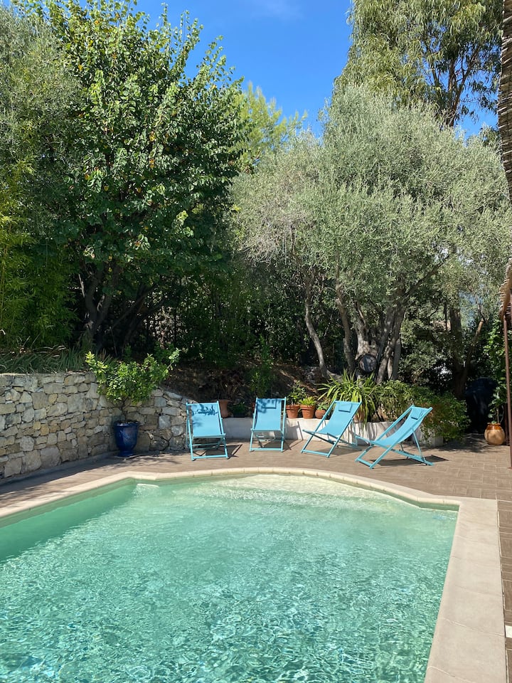 La Maison Aux Oliviers
Rez De Jardin - Grasse
