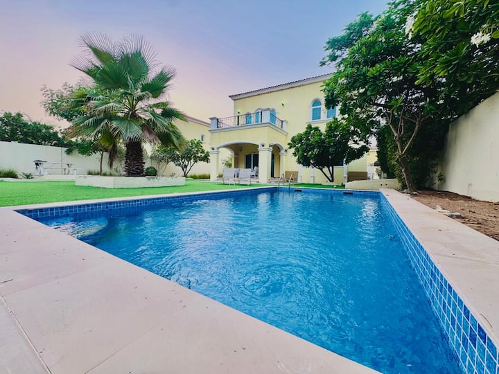 Private Pool Villa | Family Stay In Jumeirah Park - Dubaï