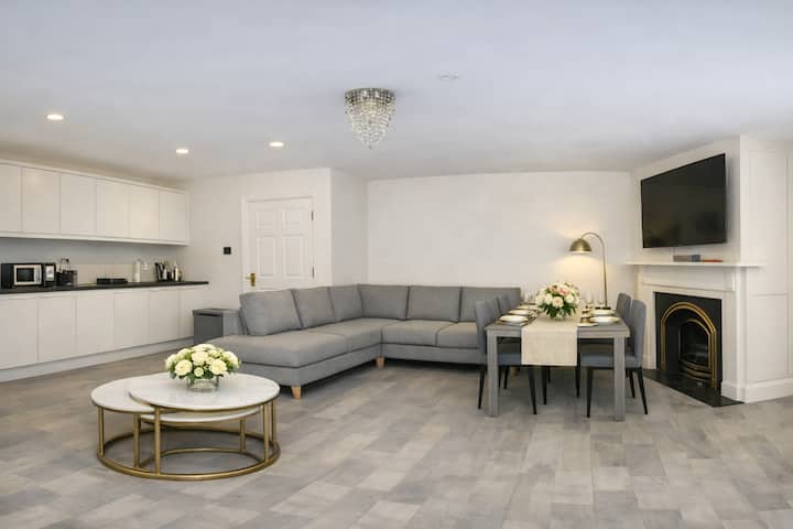 Entire Redhill Apartment Hosted By Nduka - Redhill