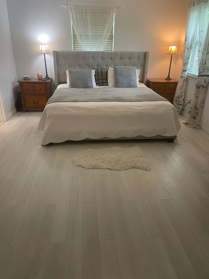 Charming And Peaceful - Port St. Lucie, FL