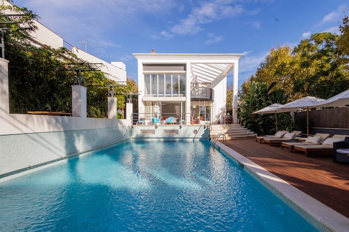 Luxury Villa In Barcelona, Close To The Beach. - El Masnou