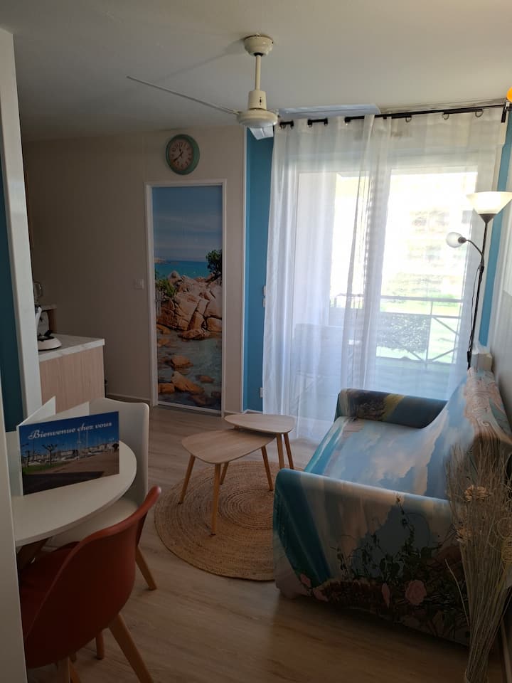 Appartement T2 Entièrement Rénové à Neuf - Rochefort, France