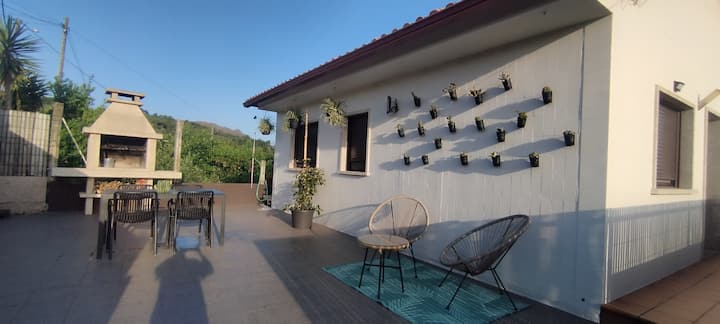 Casita Acogedora Con Terraza Y Barbacoa - Mos