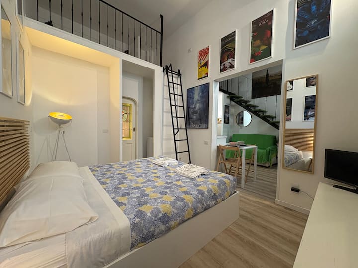 Charming Colosseum Mini Apartment - Rome