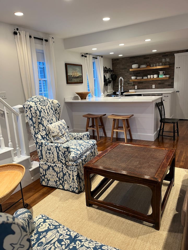 Romantic And Walkable To Town And Water, Queen Bed - Nantucket, MA