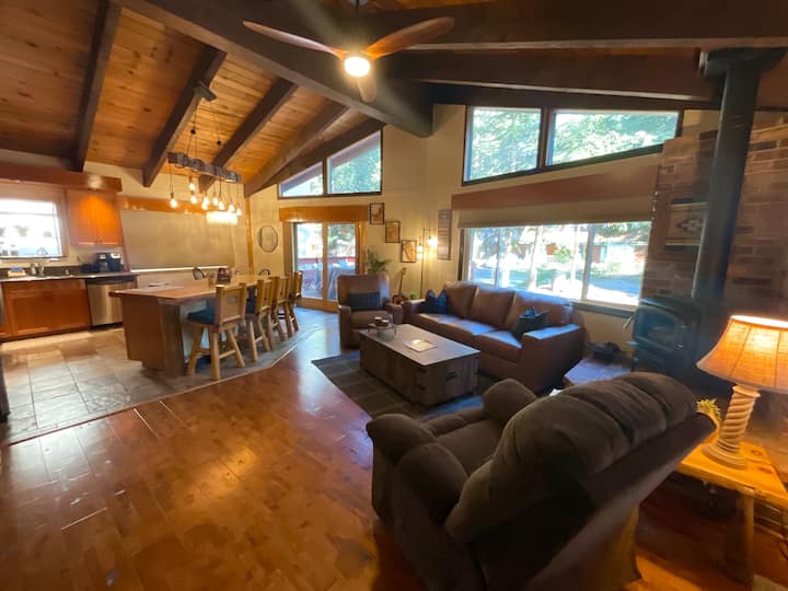 Dog Friendly 3br Chalet W/ Firepit, W/d, Fireplace - South Lake Tahoe, CA