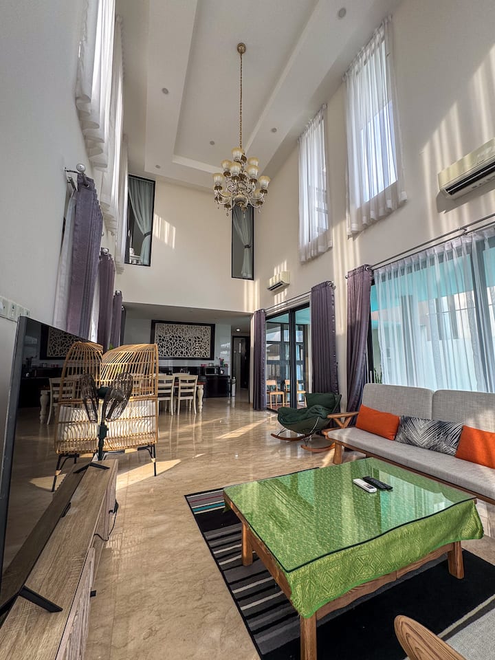 Monolog At Nagoya Valley (4br Private Pool Villa) - Batam