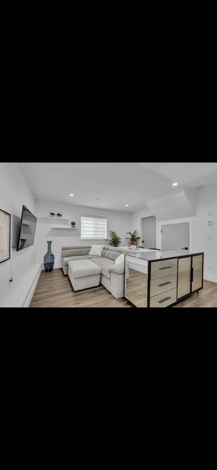 Cozy Laneway House In The Heart Of The City! - Vancouver