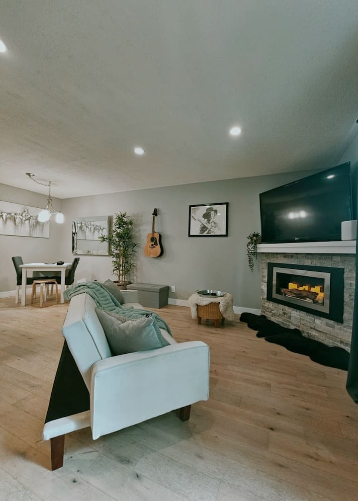 3bdrm*mainflr*famfriendly*ac*crib*15mins2airport - Calgary