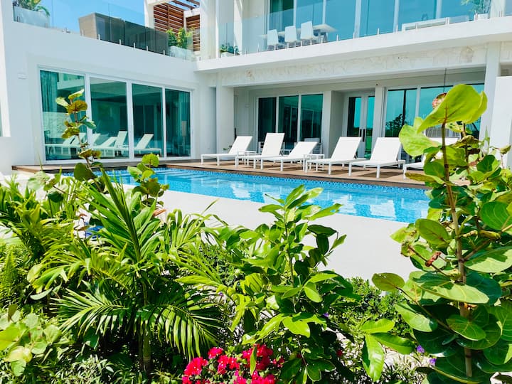 Luxury Ocean View Villa-heated Pool-minutes To Gb - Bahamas