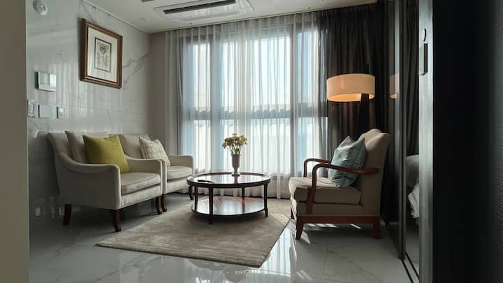 #독채#침실2개/지하철역2개/hybe옆/5성급호텔/킹사이즈 침대/밝은숙소 - Seoul