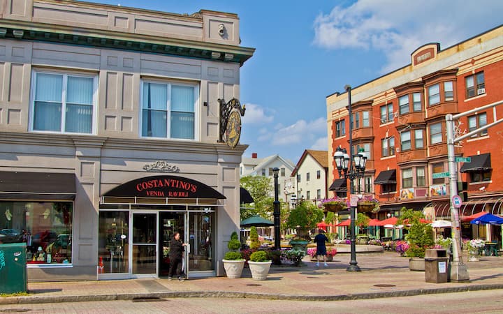 Modern Federal Hill Apartment! - Providence, RI