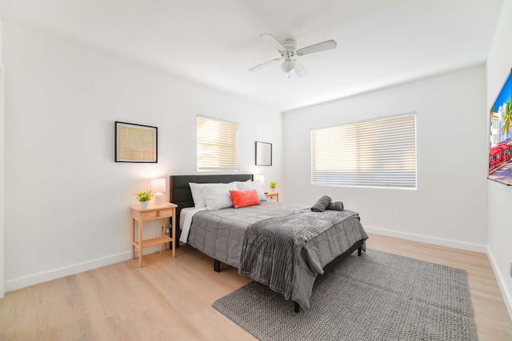 Chic Miami Studio Retreat - Prime Location - Miami, FL