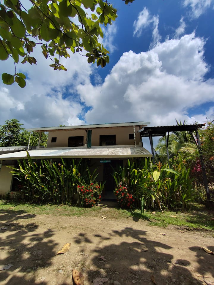 Casa De Verano Con 4 Habitaciones - Puntarenas