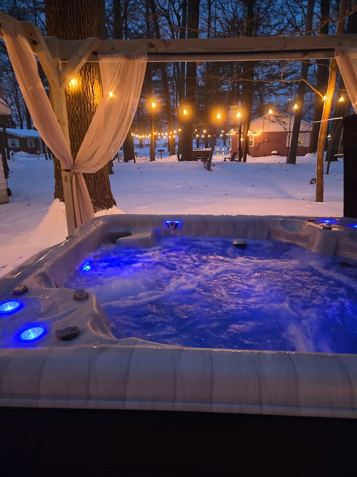 Scenic Drive Resort On Lake Mi-bohemian Wonderland - Muskegon, MI
