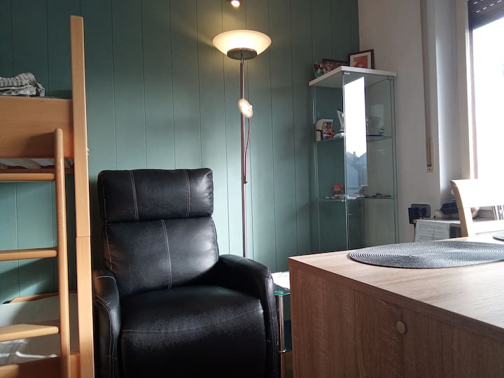 Direct Booking, No Activation Necessary. Balcony - Neuhausen