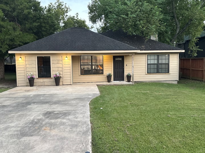 The Martin House In Downtown Tomball - Tomball, TX