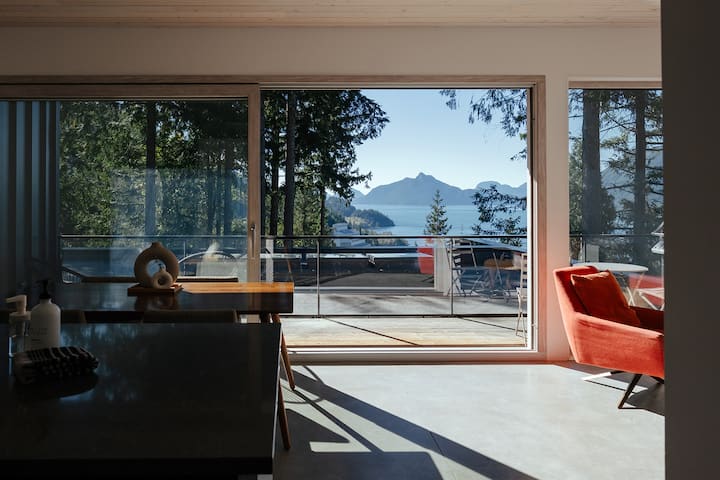 Newly Built Mountain Beach Loft With Ocean Views - Canada