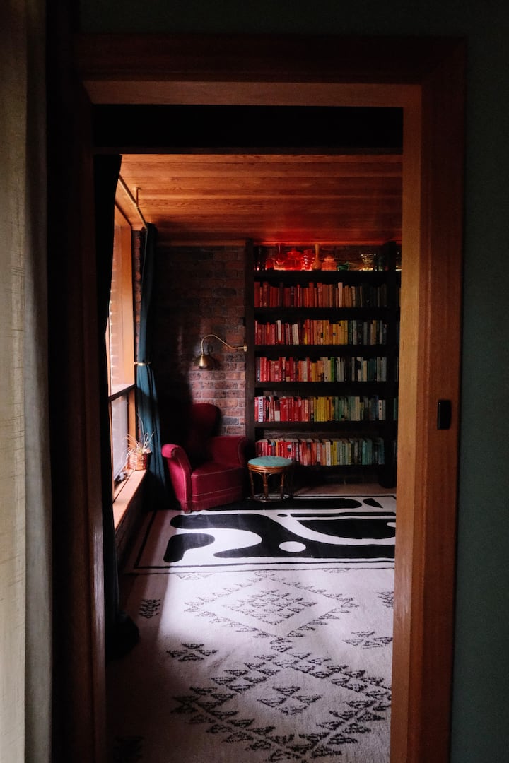Juniper Grove • Adelaide Hills Log Cabin - Adelaide