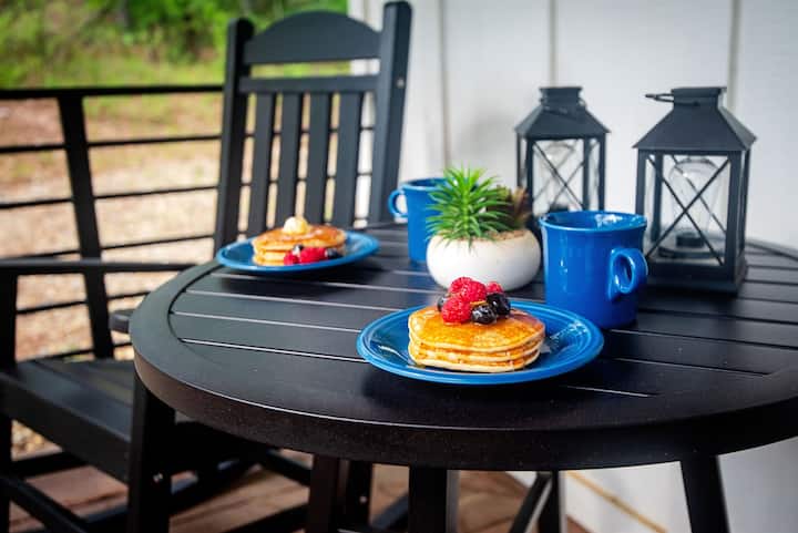 Upscale Hideaway | Soak, Sip, Unwind - Broken Bow, OK