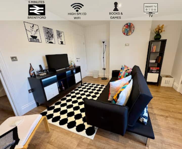 Spacious Flat In Brentford - Brentford