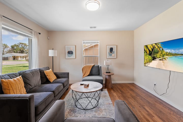 Comfy Casita By The Park - Lubbock, TX