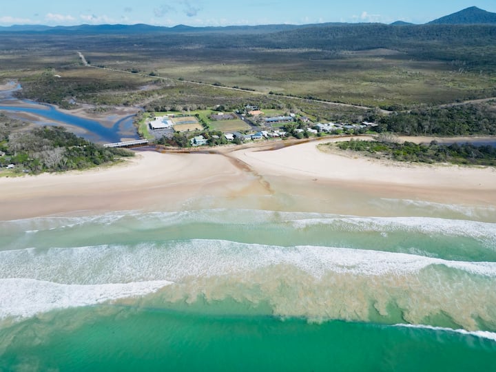 Family Beach Stay With Ocean Glimpses - 2 Min Walk - Brooms Head