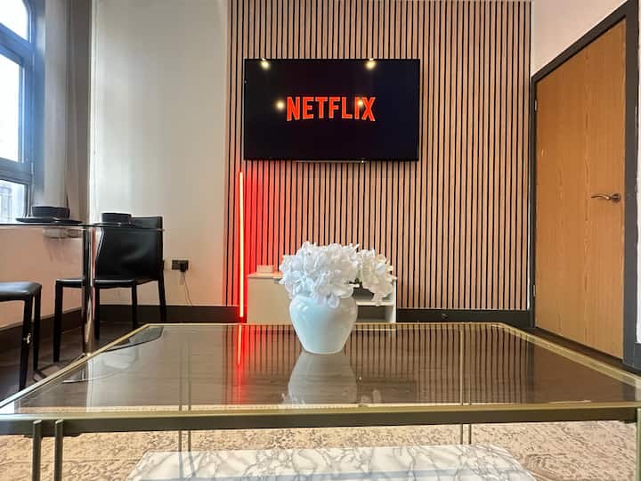 65" Tv | Self Check-in | City Centre 1br - Guernsey