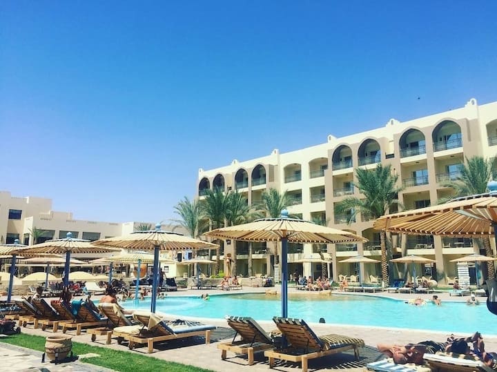 Private Beach, Swimming Pools, - Hurghada