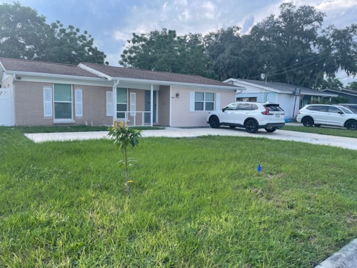 A Comfortable Family Home Close To Busch Gardens! - Temple Terrace