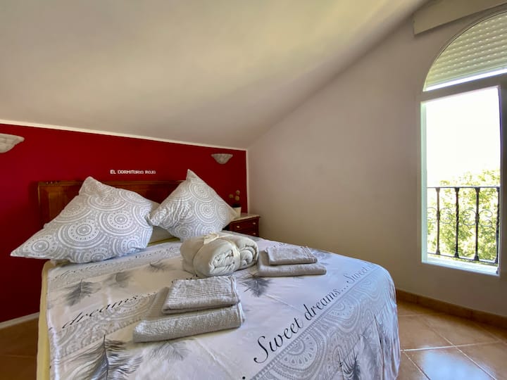 Schönes Zimmer In 4-zimmer Villa - Montserrat, Valencia