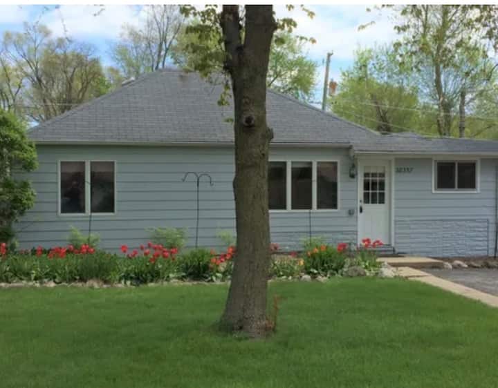 3 Bedroom Beach Park Home Near Naval Base - Waukegan