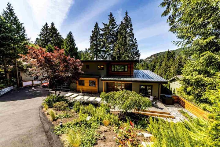 Spacious 4-bed West Coast Retreat In Eagle Harbour - West Vancouver