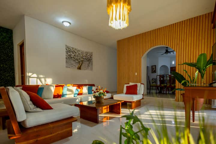 Spacious Home W/pool, Gym & Terrace | 7 Br - Mérida