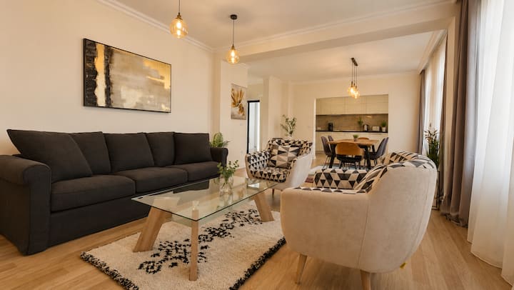 Yfb | 130m² Designwohnung Mit 2 Bädern 2. Og - Gera