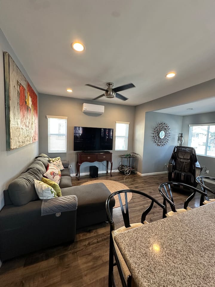 Pet-friendly Home W/massage Chair, 3 Mi To Gaslamp - Chula Vista, CA
