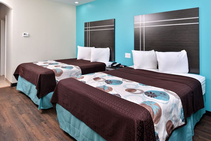 3 Units With Kitchenettes Near Six Flags! Parking! - Spring, TX