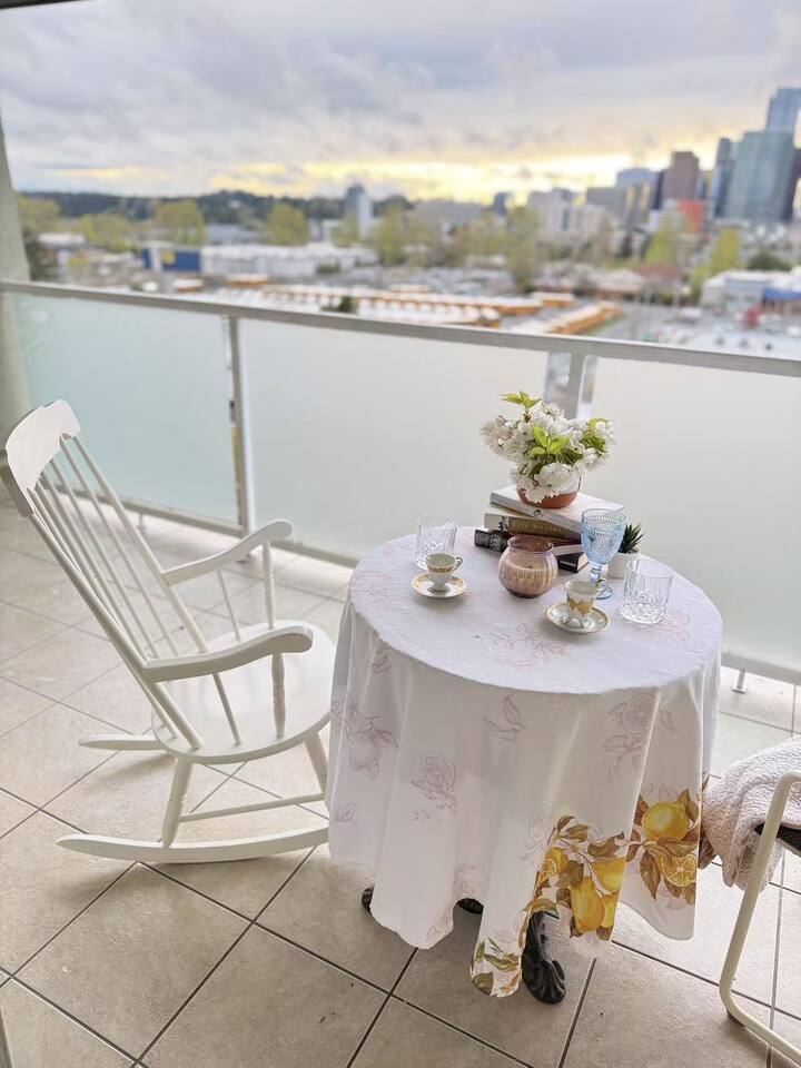 2b1b City View Apartment Near Downtown Bellevue - Bellevue, WA
