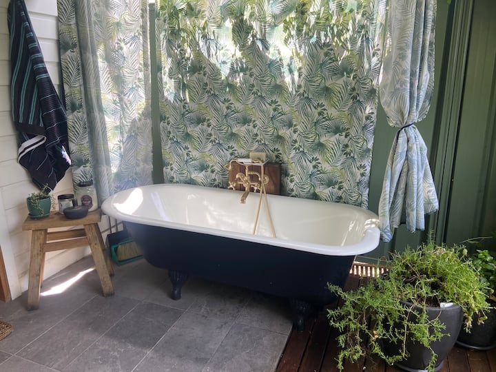 Rose Abode - Maitland