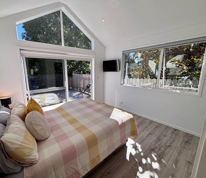 Maraetai -Kererū Cottage - Whole House - Beachlands