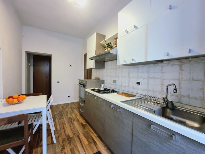 J&r House: Pisa Center, Train Station & Airport - Pise